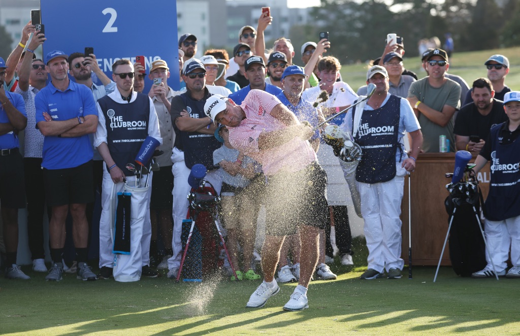 Auckland.Scoop » Manuka Phuel Chasing The Fox Returns This December ...