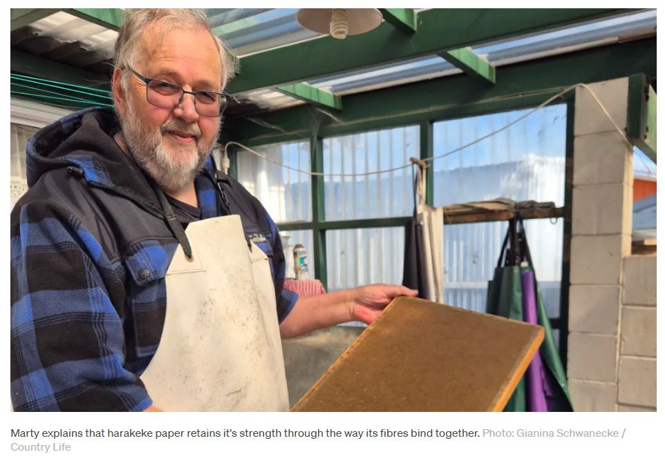Country Life: Whanganui Couple Turning Harakeke Into Paper | Scoop News