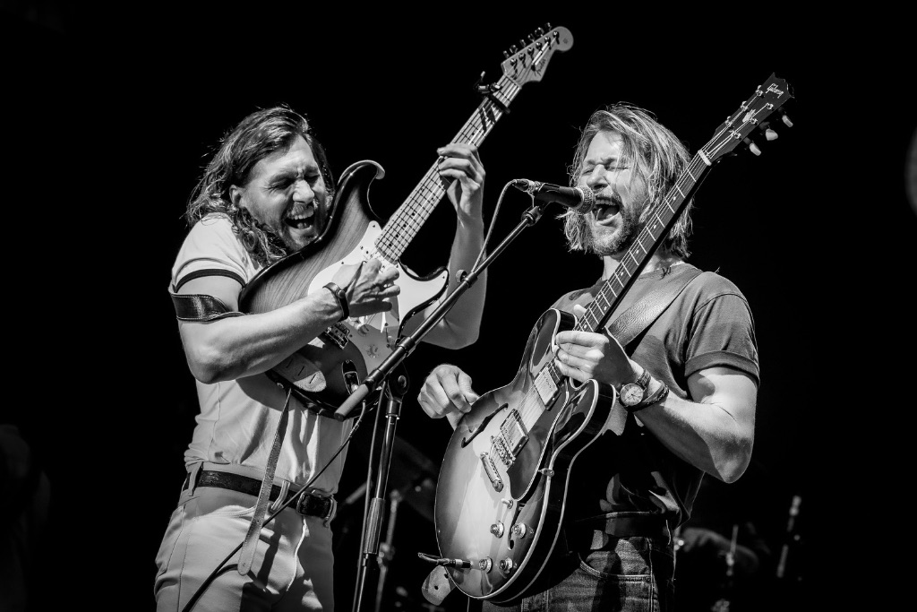 The Teskey Brothers' 'Live At The Hammersmith Apollo' Is Out Now ...